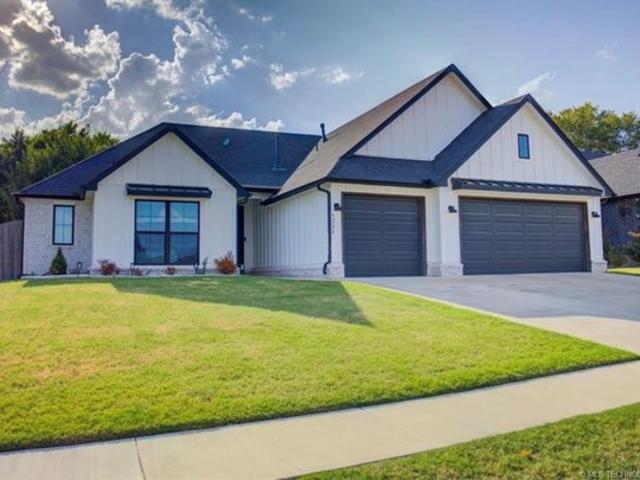 9224 N 141st East Ave, Owasso, OK 74055