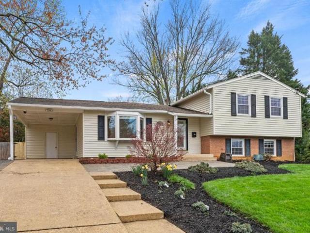 9224 Kristin Ln, Fairfax, VA 22032