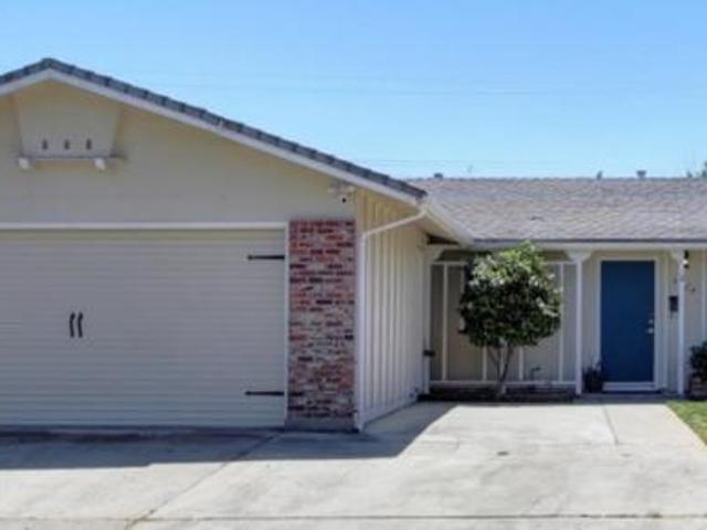 9224 La Riviera Dr, Sacramento, CA 95826