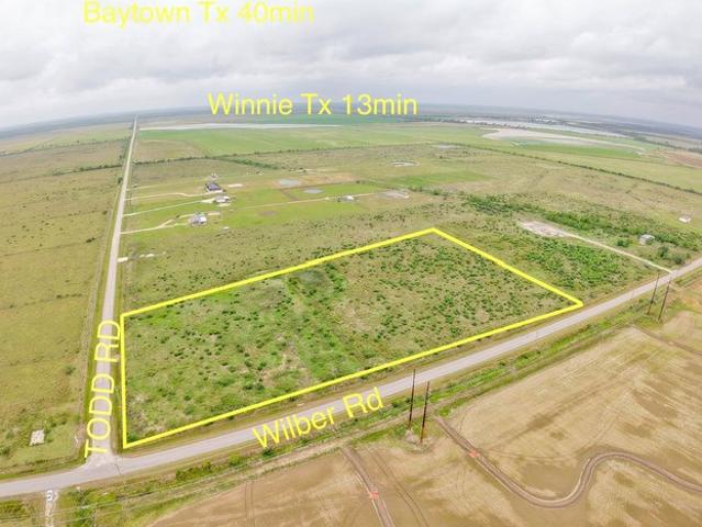 9224 Todd Rd, Winnie, TX 77665