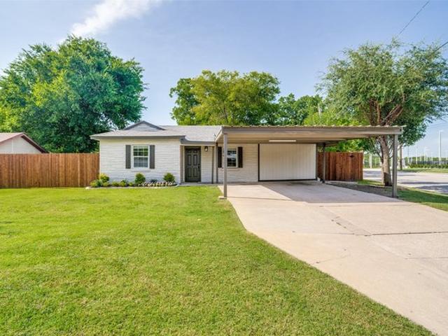 9225 N Dodson Dr, White Settlement, TX 76108