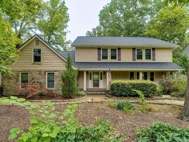 9225 Evening Shadow Dr, Chattanooga, TN 37421