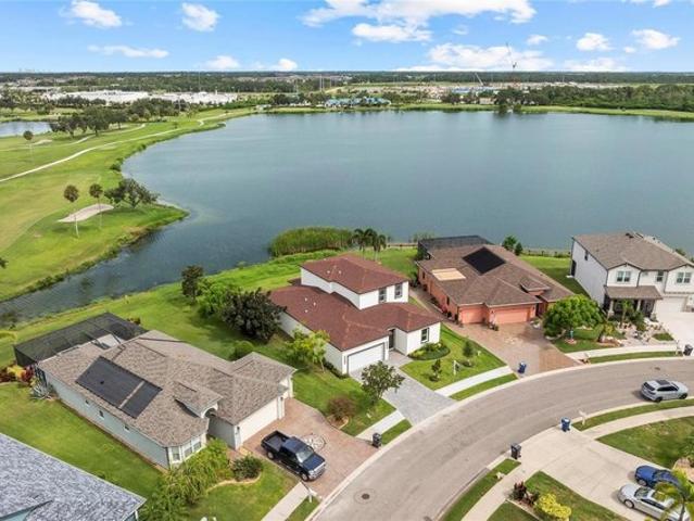 9225 Raes Creek Pl, Palmetto, FL 34221