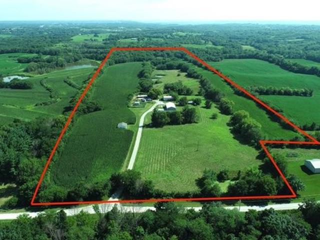 9226 County Road 427, Savannah, MO 64485