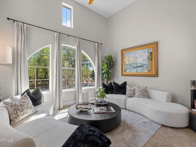 9226 e horseshoe bend drive
