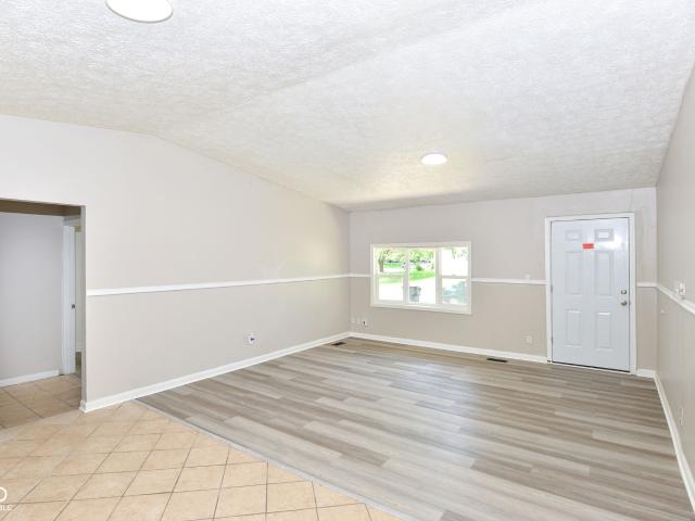 9226 Rochelle Drive