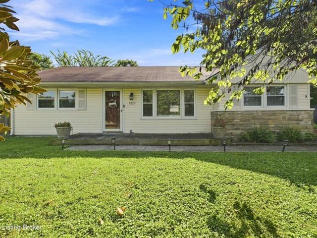 9227 Omar Khayyam Blvd, Louisville, KY 40272