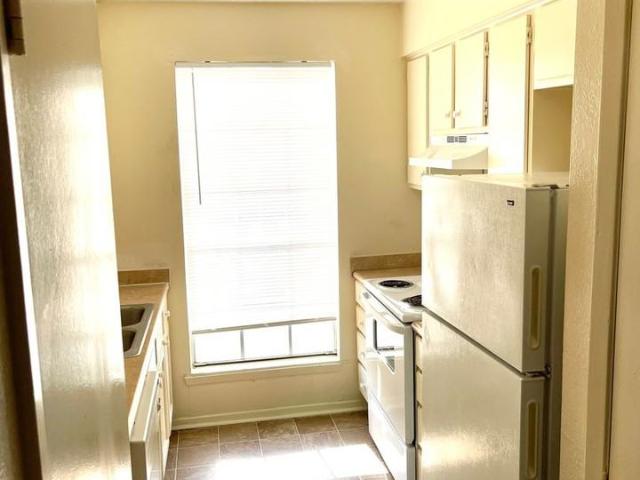 9228 Florida Blvd 2 Bedroom Apartment for Rent at 9228 Florida Blvd, Baton Rouge, LA 70815 Broadmoor Sherwood