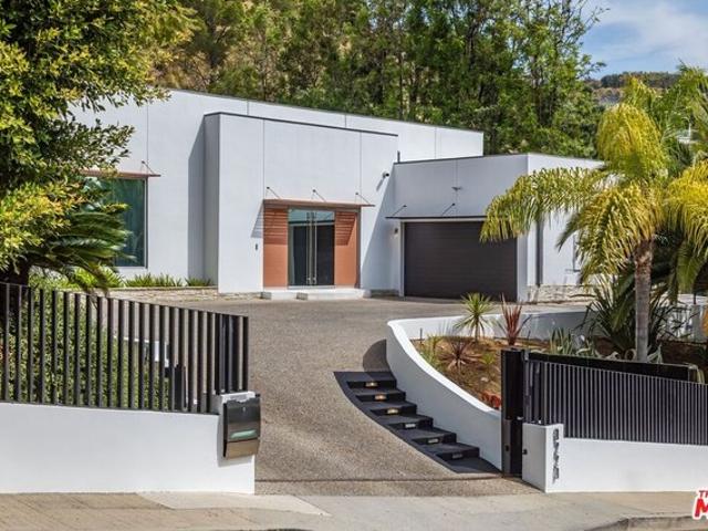 9229 Robin Dr, Los Angeles, CA 90069