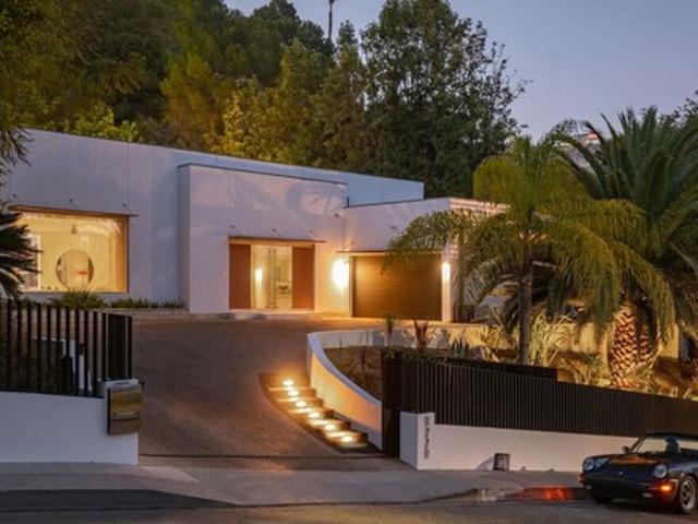 9229 Robin Dr, West Hollywood, CA 90069