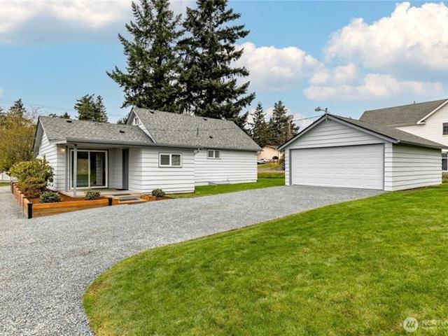 9229 S 200th St, Kent, WA 98031