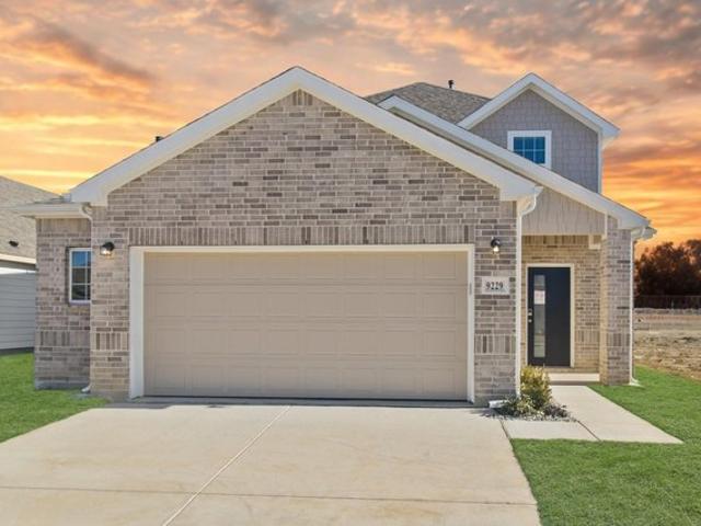 9229 Union Pacific Dr, Fort Worth, TX 76036
