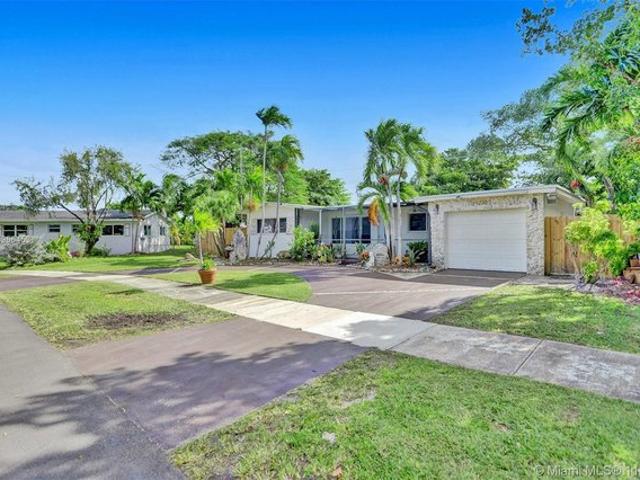 9220 S Marine Dr, Cutler Bay, FL 33189