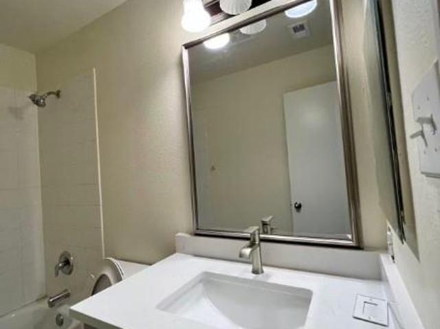 9221 Goldenview Drive
