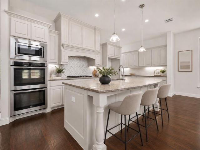 922 Amber Knoll Drive