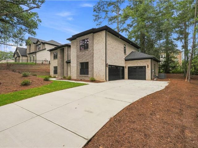 922 Artistry Way