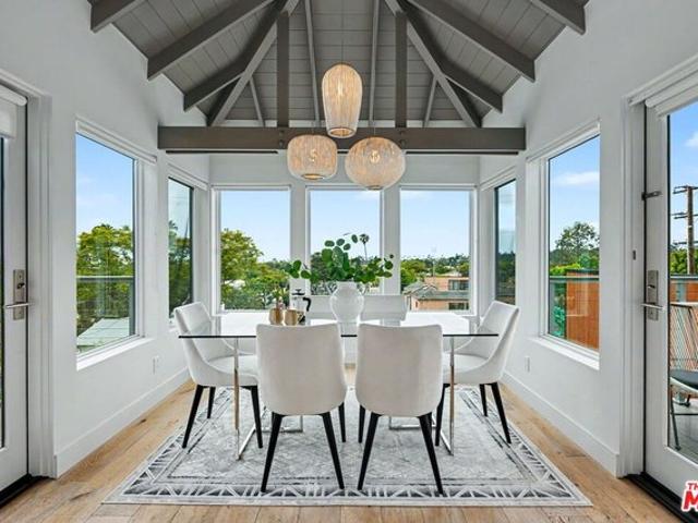 922 Berkeley St, Santa Monica, CA 90403