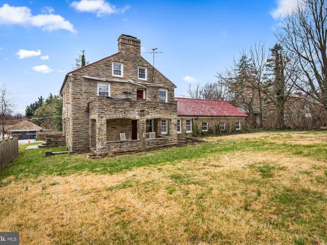 922 Fairway Drive