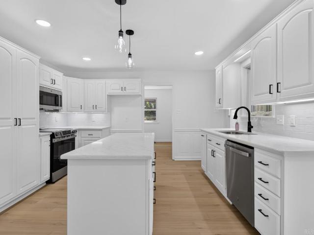 922 Kings Mountain Drive