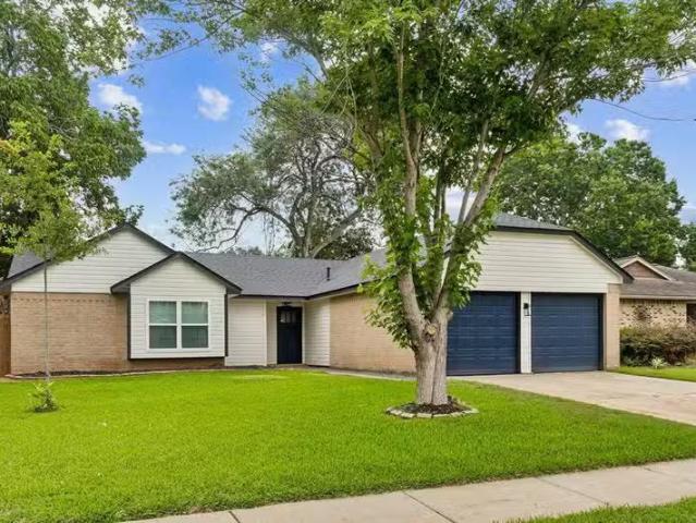 922 HOLLY HALL DR, RICHMOND, TX 77406 Single Family Residence.