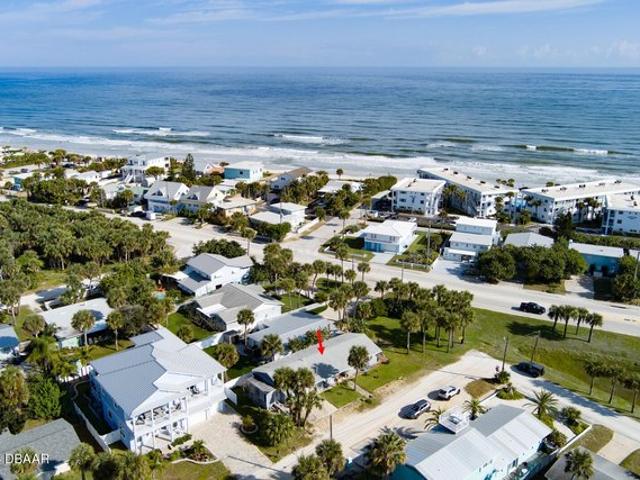 922 Locust St, New Smyrna Beach, FL 32169