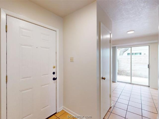 922 Navarro Dr, College Station, TX 77845 | MLS #26002 | Compass