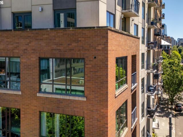 922 NW 11TH AVE # 404