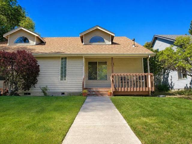 922 NW Ogden Ave, Bend, OR 97703