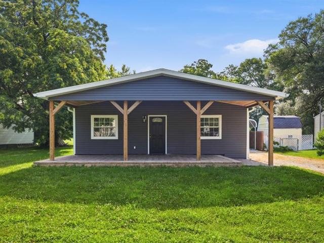 922 S Umbarger Rd, Muncie, IN 47304