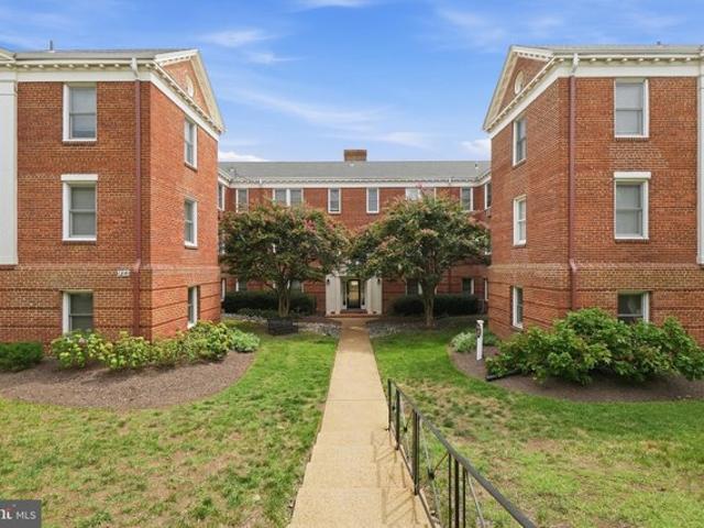 922 S Washington St Apt 304, Alexandria, VA 22314