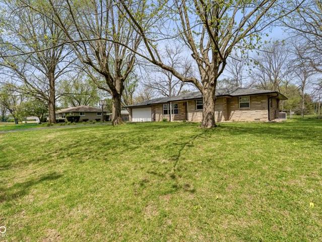 922 Slack Dr, Anderson, IN 46013