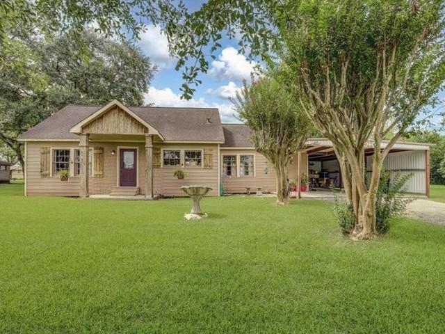 922 Runneburg Rd, Crosby, TX 77532