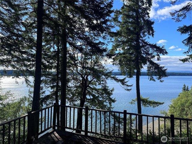 922 W Herron Blvd NW, Lakebay, WA 98349