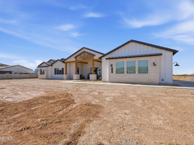 922 w joyous lane
