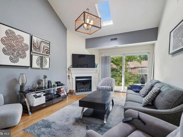 922 W Montgomery Ave Unit I3, Bryn Mawr, PA 19010