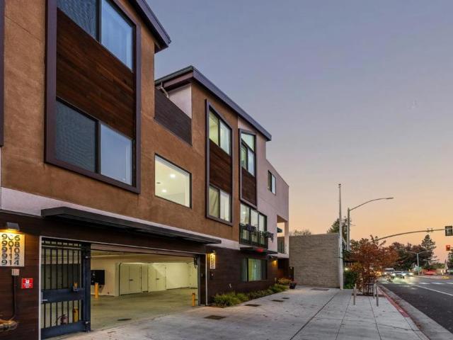 922 Woodside Road