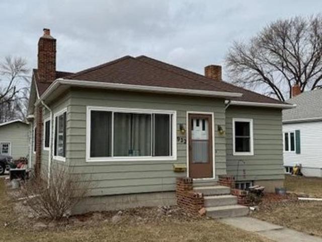 922 Walnut St, Grand Forks, ND 58201