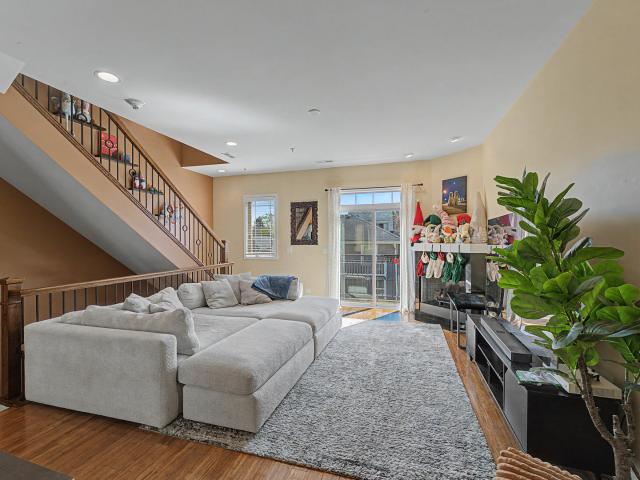 922 Warren Avenue # 103