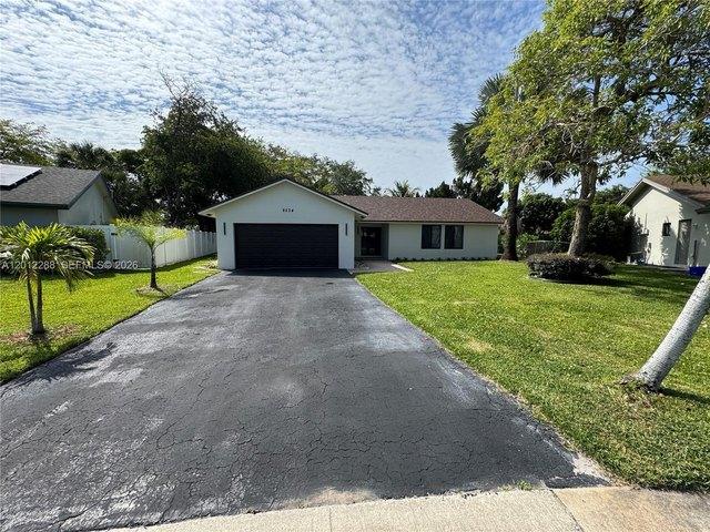 9234 Southampton Pl, Boca Raton, FL 33434