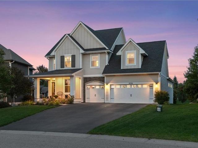 9236 Red Oak Trl, Woodbury, MN 55129