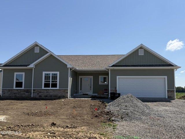 9237 Hiegel Dr, Findlay, OH 45840