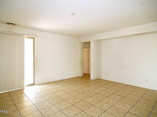 9237 W Milkweed Loop