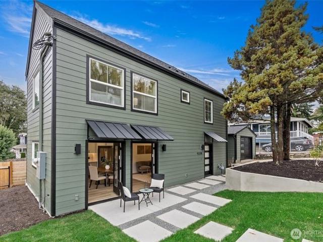 9237 36th Ave S Unit B, Seattle, WA 98118