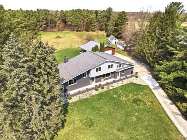 9239 Lange Rd, Birch Run, MI 48415