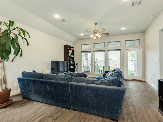 9230 Eckert Rd, Iowa Colony, TX 77583 | MLS #65427