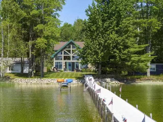 9230 SILVER STRAND RD, LEVERING, MI 49755 Single Family Reside.