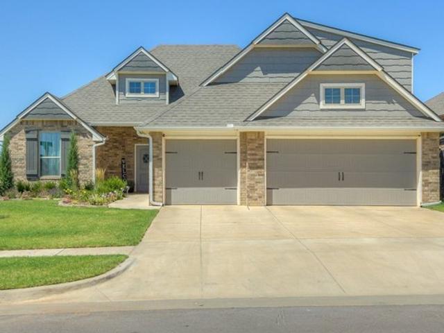 9233 NW 90th St, Yukon, OK 73099