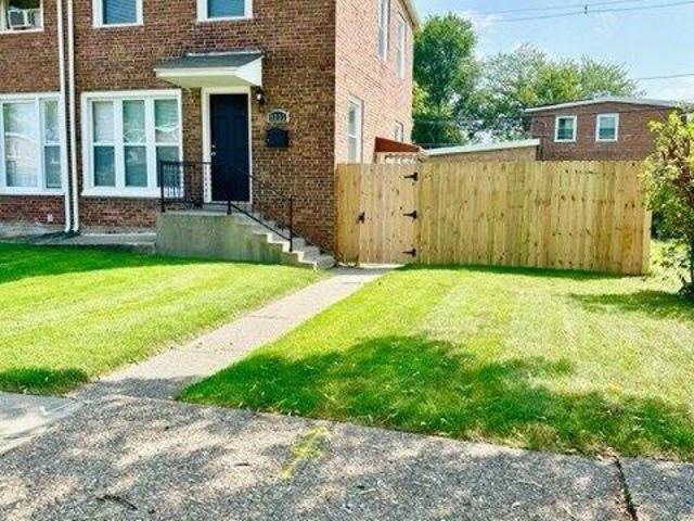 9233 S PRAIRIE Avenue, Chicago, IL 60619