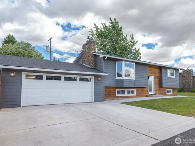 923 15th St, Davenport, WA 99122