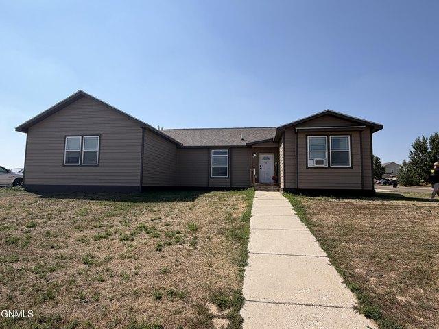 923 35th St NE, Watford City, ND 58854